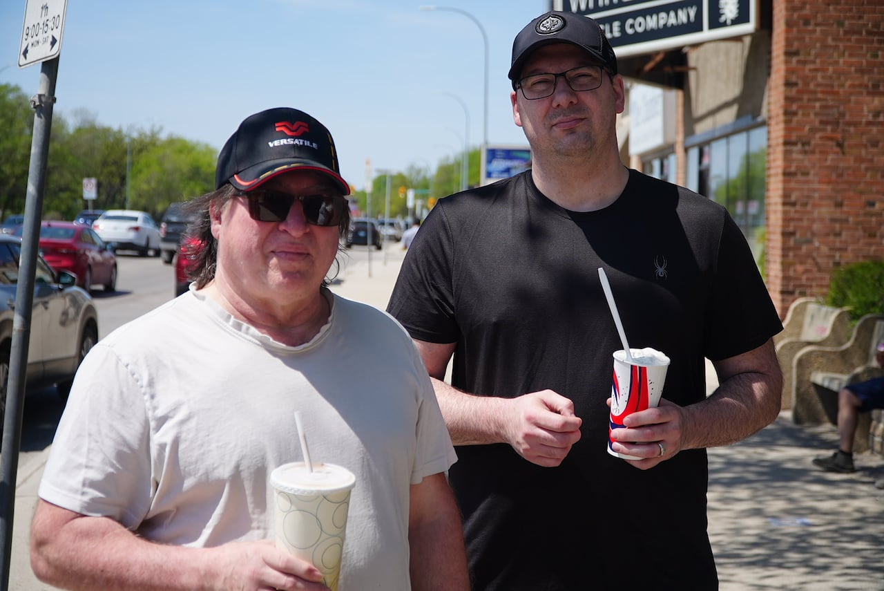 Winnipeggers soak up sun during heat wave, as some worry about impact ...