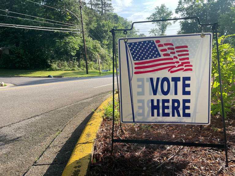US Senate Alabama poll: Barry Moore, endorsed by Trump, leads political ...