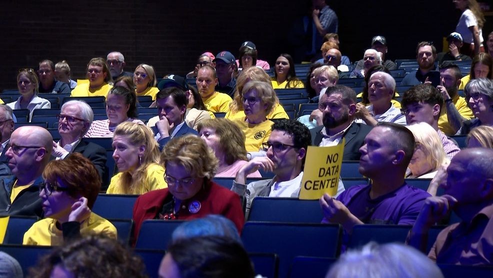 Reactions pour in after Governor Shapiro's surprise stop in Archbald ...