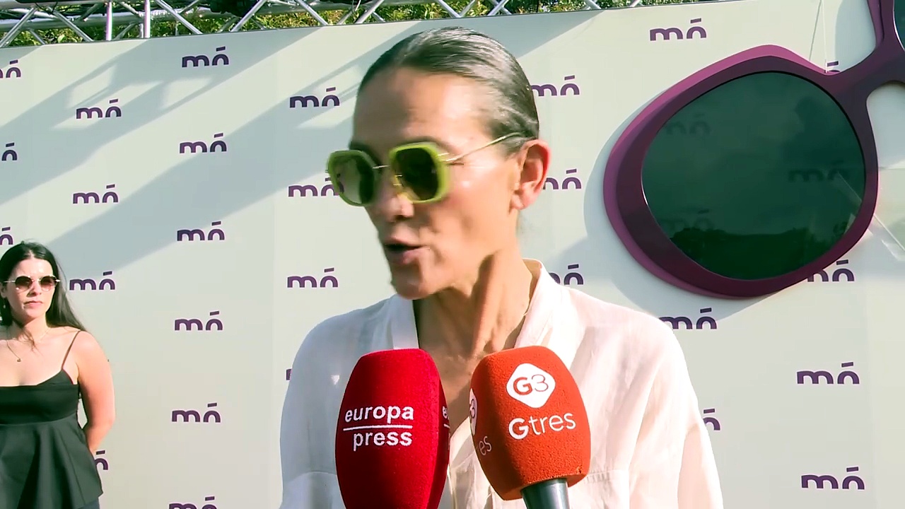 Laura Ponte habla del papel que están realizando los reyes Felipe y ...