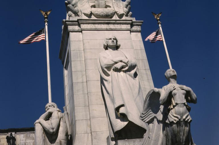 White House 'making America beautiful again' after restoring Columbus ...