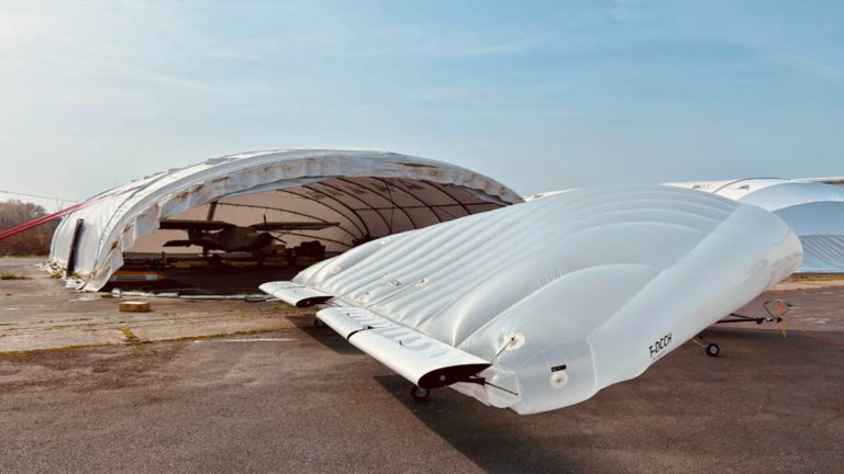 This new cargo drone uses an inflatable wing instead of a traditional ...