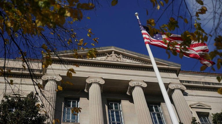 DOJ insiders disturbed by Trump's latest attack on E Jean Carroll: MS NOW