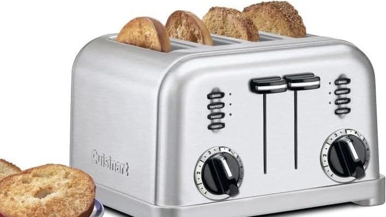The 8 best 4-slice toasters, according to reviews