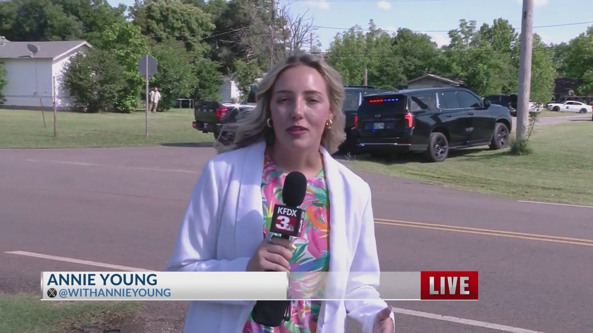 Grandfield stand-off Annie live