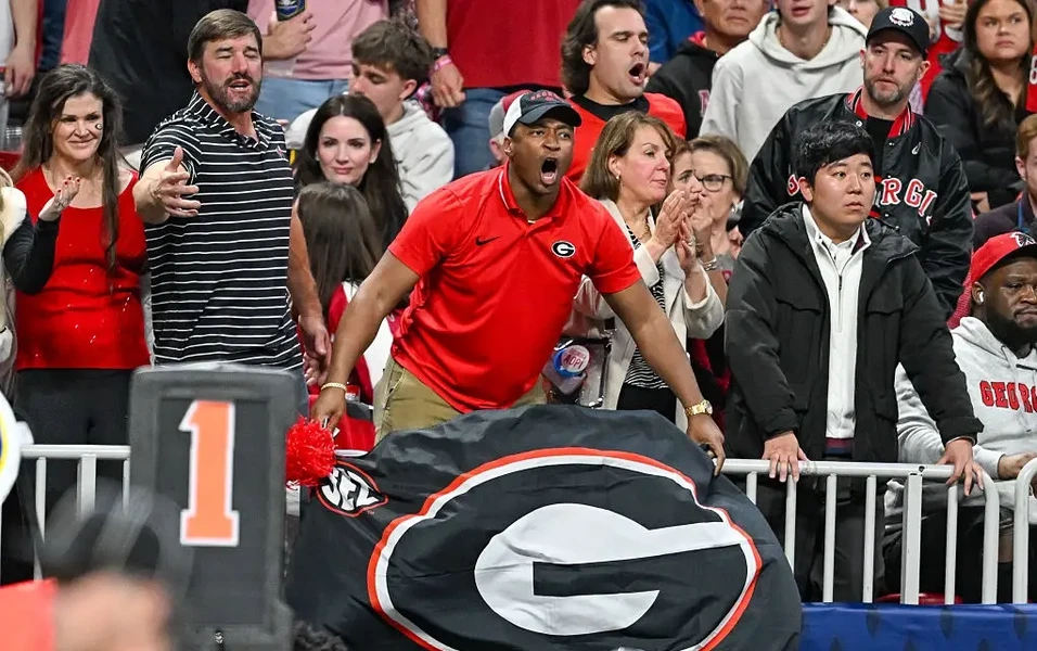 Georgia fans, Arkansas voice frustration over early kickoffs