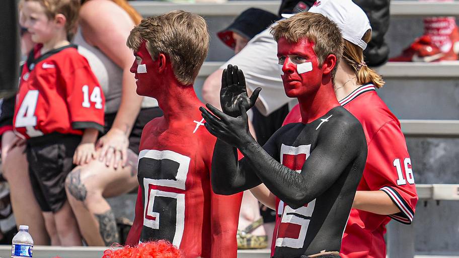 Georgia Bulldogs fans and opponents express dissatisfaction with game ...