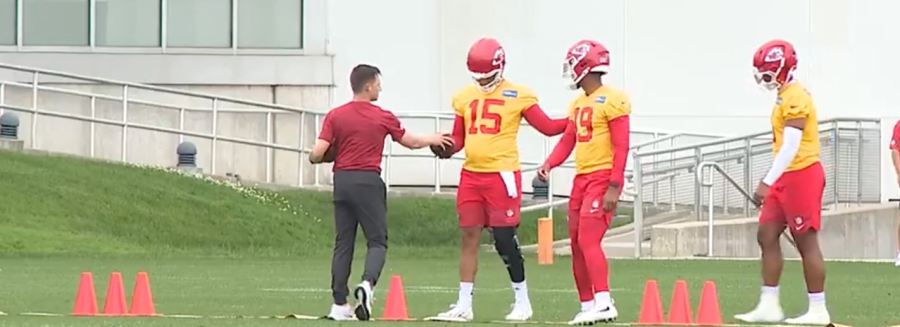 Patrick Mahomes gives update on injury timeline, still aiming for Week 1