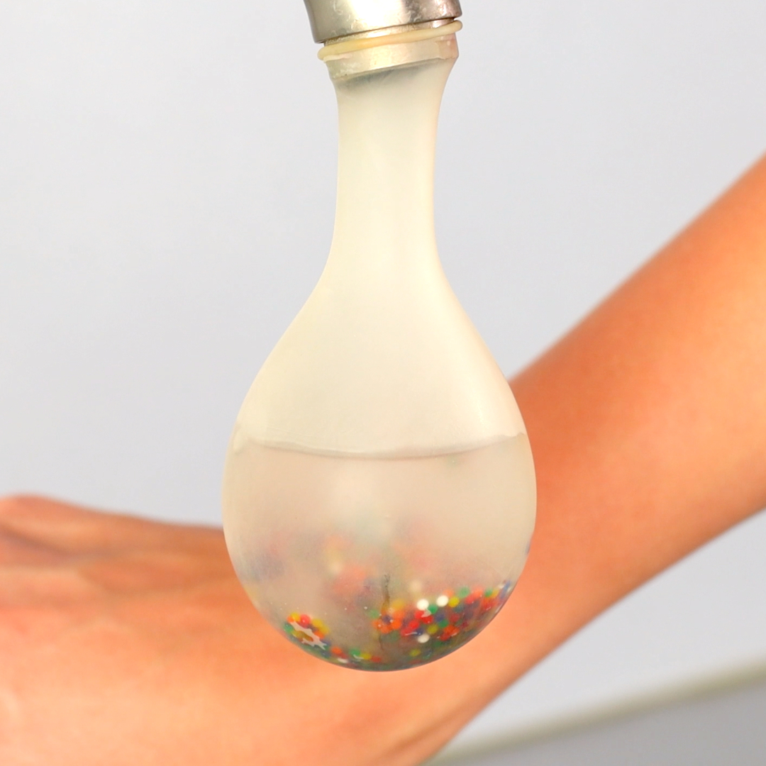 DIY colorful squishy stress ball! 😍