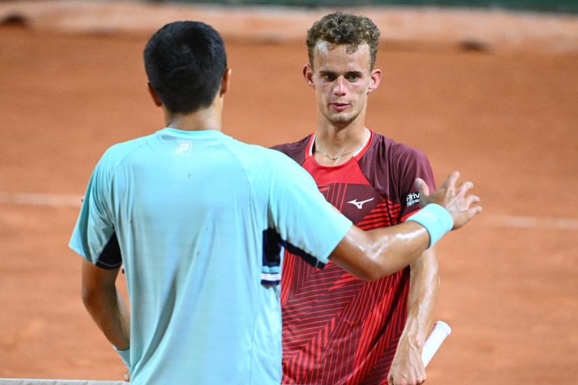 Van Assche finit par craquer contre Nakashima