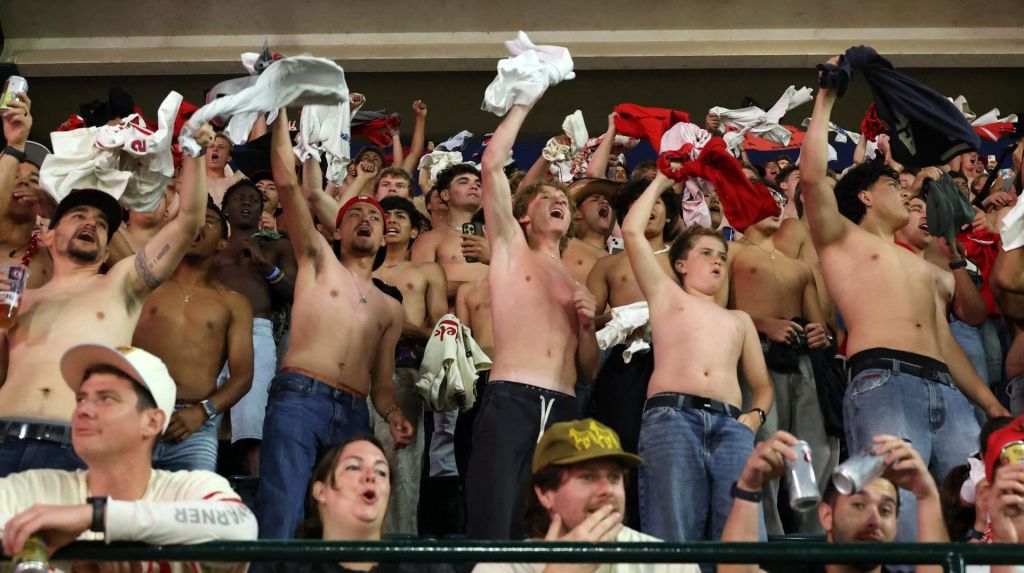 Tarps off: How shirtless fans took over MLB