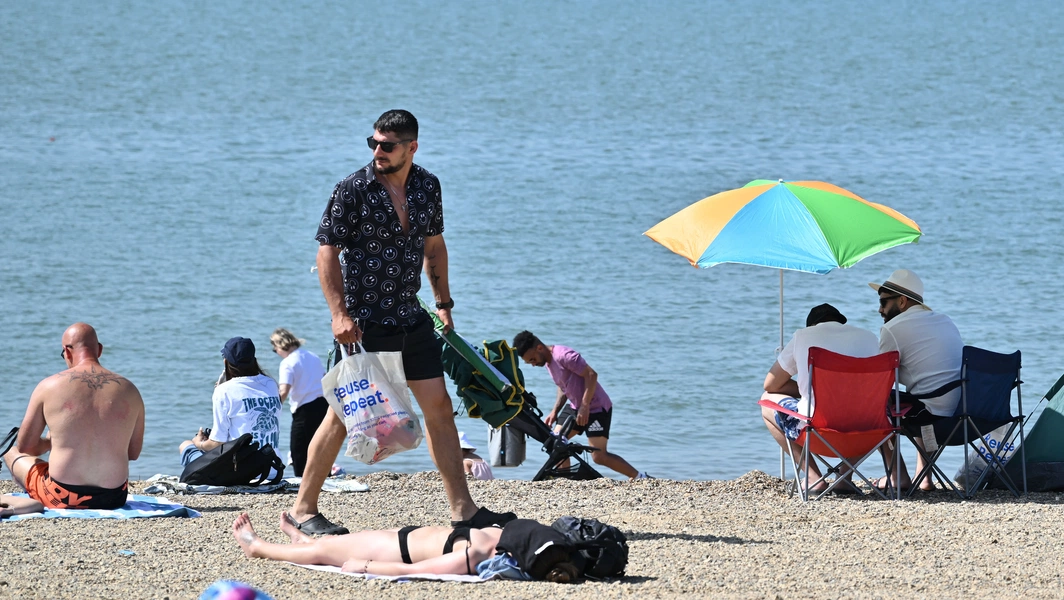 UK heatwave death toll rises to 11 amid safety warnings