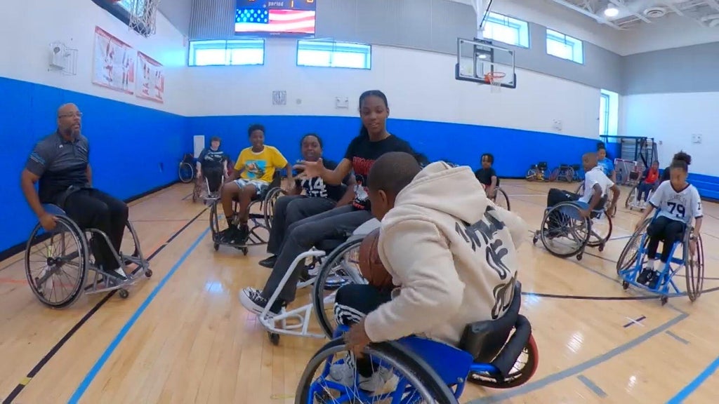 Chicago elementary school students get lesson in compassion through ...