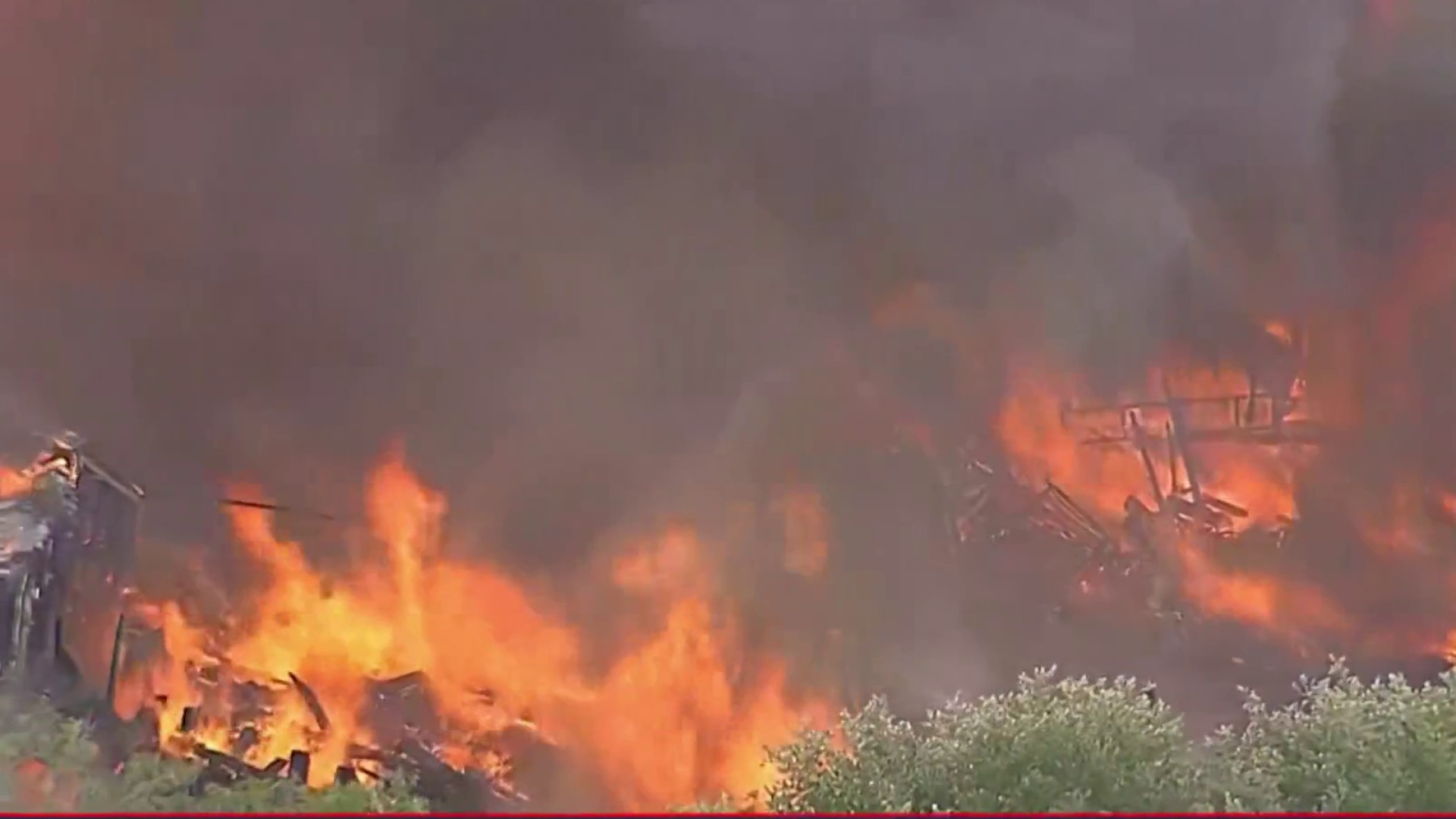 Deadly explosion at Dallas apartment complex