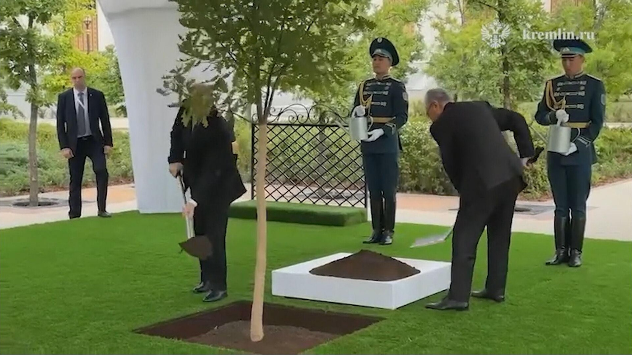 Mosca denuncia il riarmo NATO, "pronti a colpire ancora Kiev"