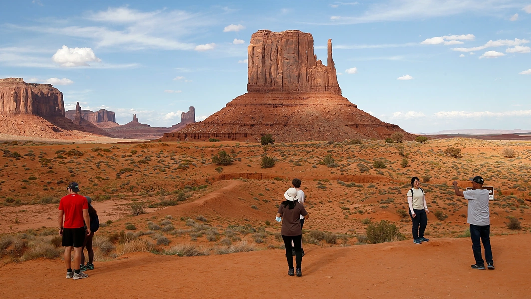 Your perfect day in Monument Valley