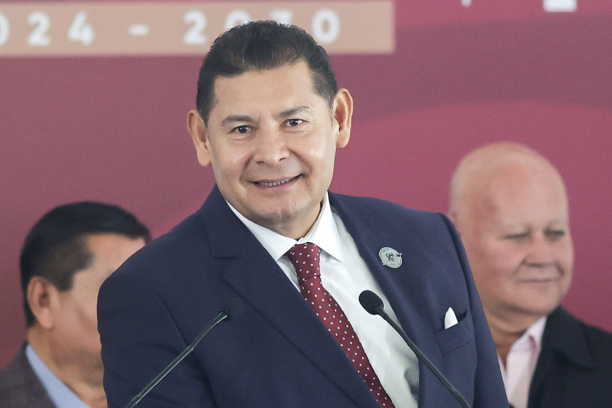 Armenta supervisa obras de pavimentación; pide más apoyo a Pepe Chedraui