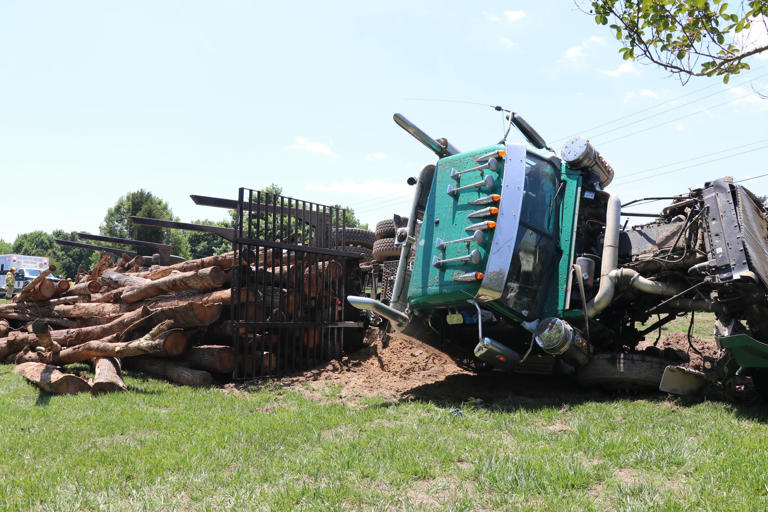 22-year-old driver dies after logging truck crash in Prince George