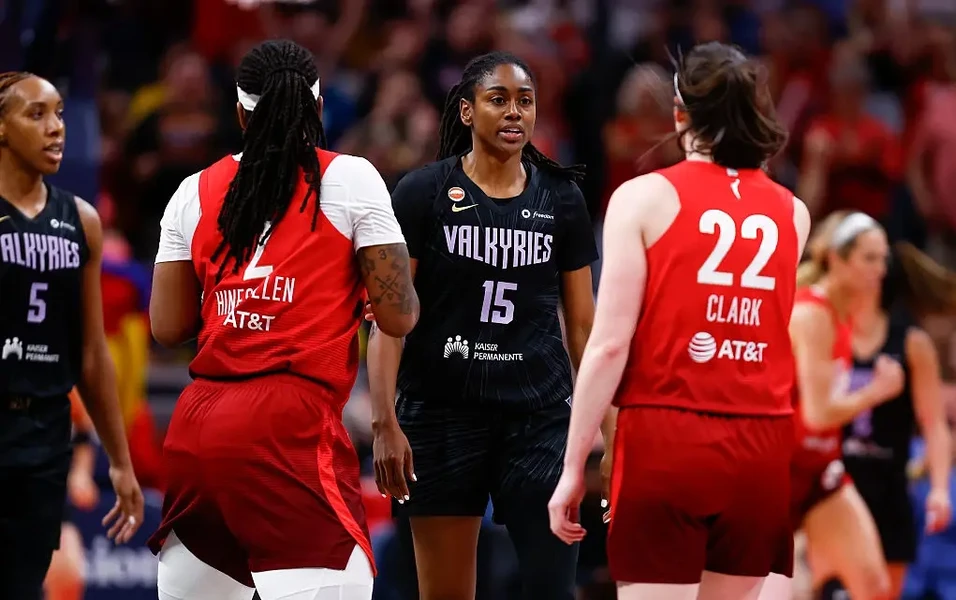 Swoopes backs Clark-Hayes trash talk with call for fair officiating