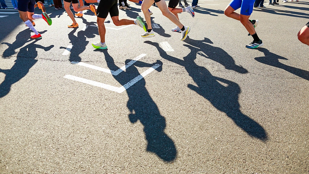 Experts stress continuous long runs for peak marathon prep