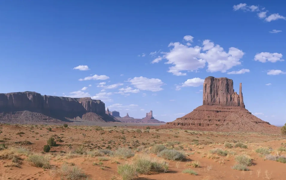 Your perfect day in Monument Valley