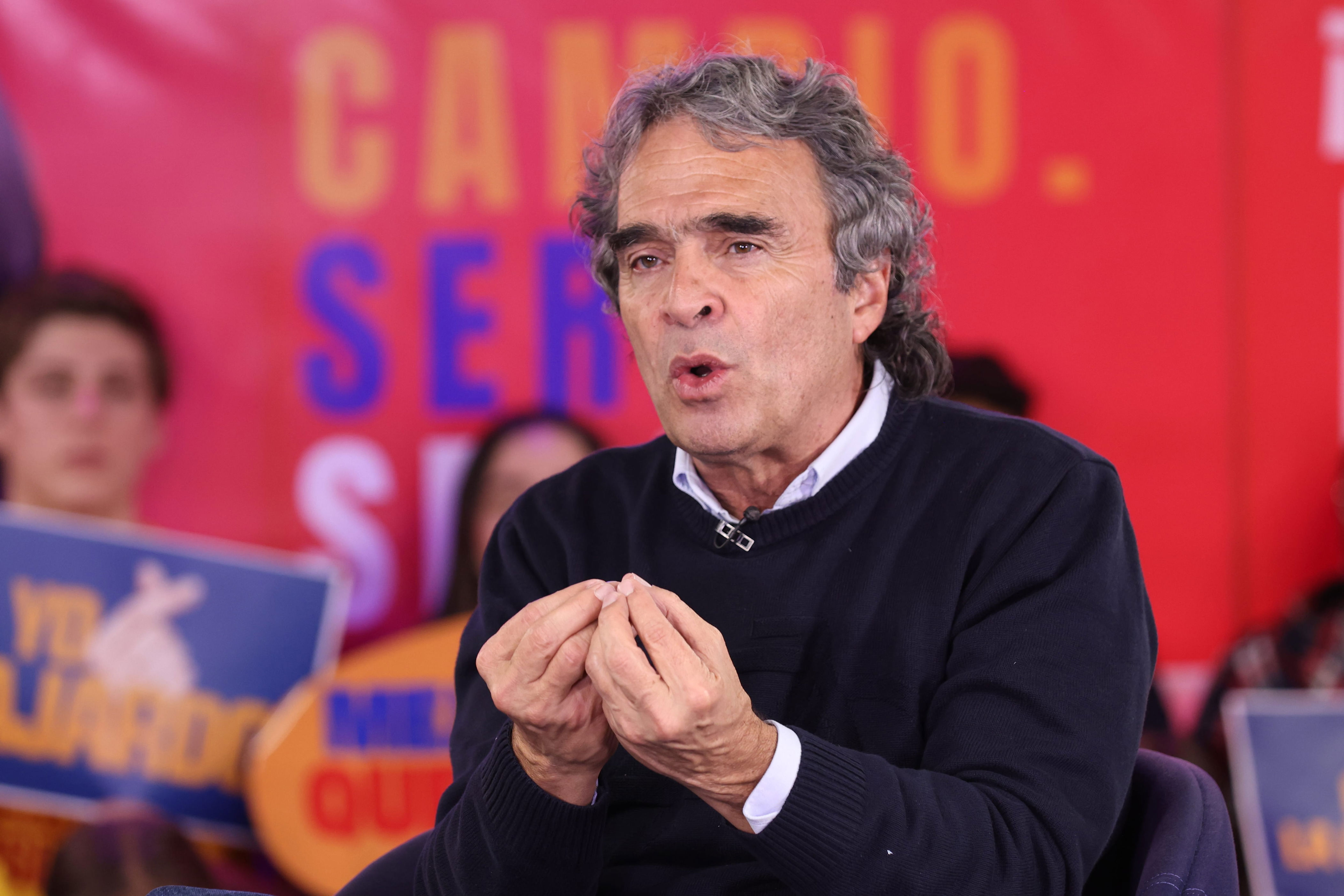 Discúlpenme, se me fue: el madrazo que lanzó Sergio Fajardo en plena ...