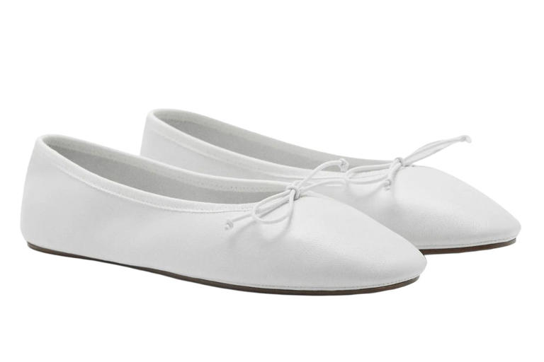 Jennifer Garner’s elegant ballet flats are the comfortable summer shoe ...