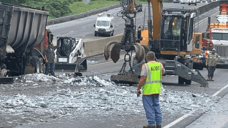 Overturned 18-wheeler blocks all but one lane on I-20 WB near mm 152 ...