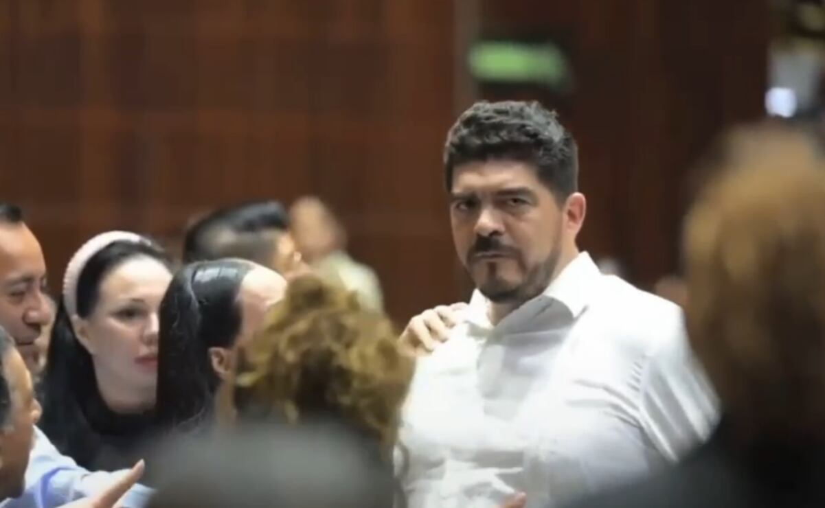 Video: San Lázaro se convierte en ring; diputado Zenyazen reta a golpes ...