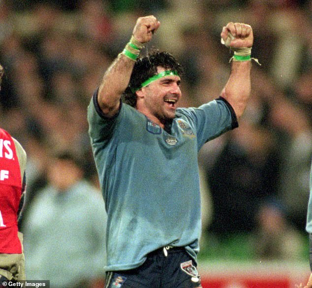 Footy legend Ben Elias labels Queenslanders 'the biggest whingers'