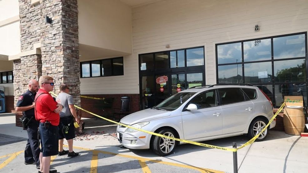 Vehicle crashes into Morehead City Lowe’s Foods, no major injuries reported