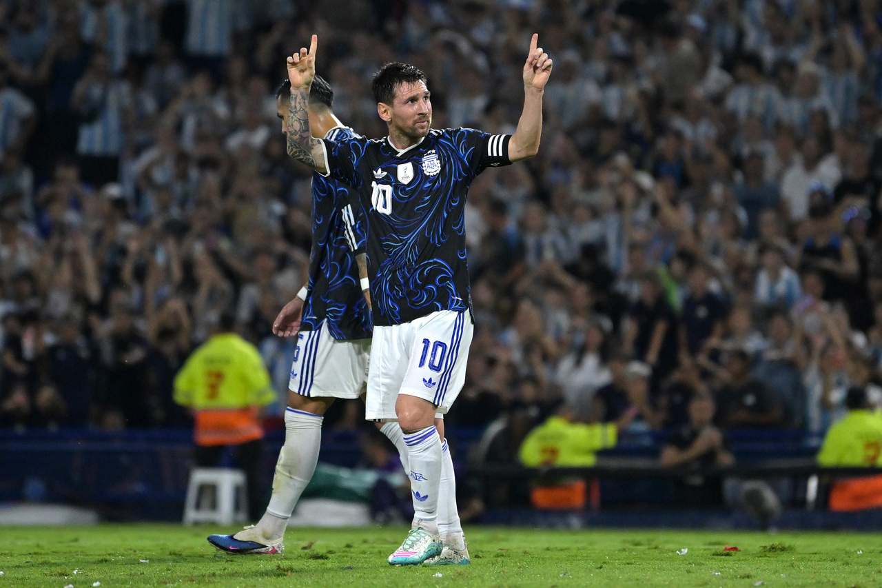 Com Messi e Flaco López, Argentina está confirmada para a Copa do Mundo