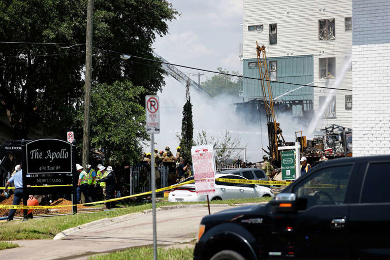 What to know: Oak Cliff apartment complex fire, explosion