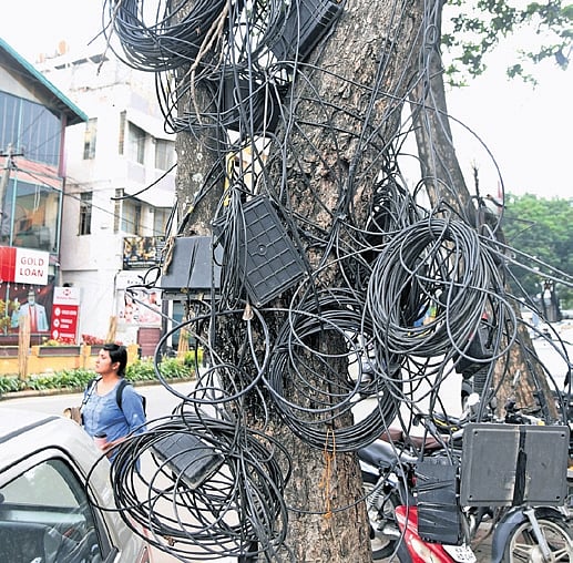 Hanging cables turn Bengaluru roads into 'death traps'