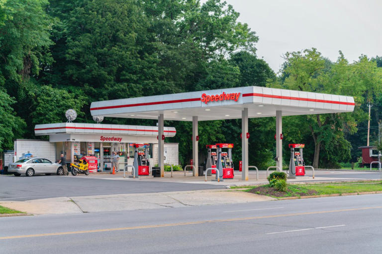 Pharmacist tests sketchy gas station pill—with 'super dangerous' results