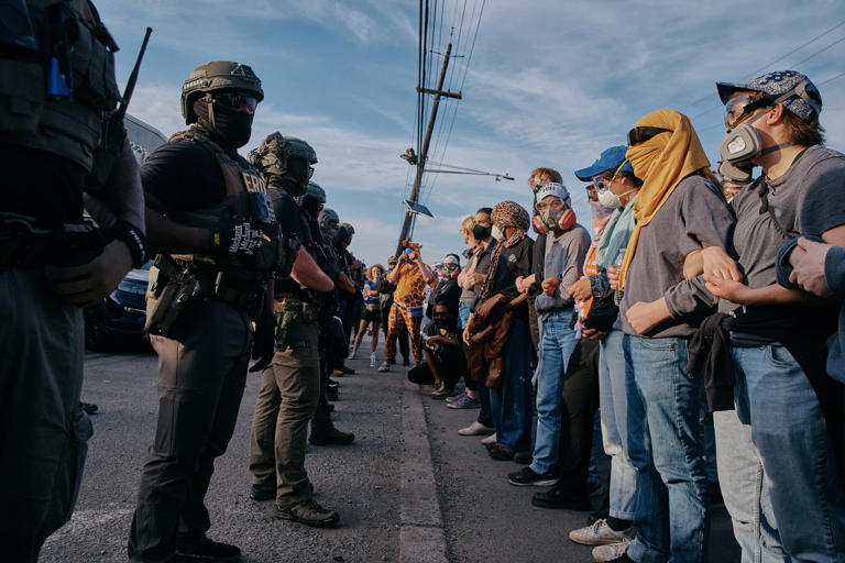 6 protesters arrested after clash with ICE officers outside a New ...