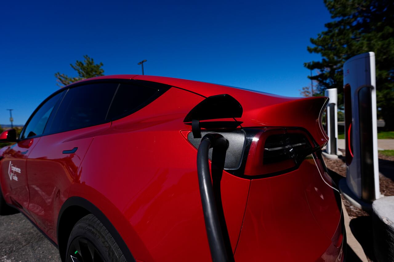 Tesla threatens legal action against Manitoba for booting company off ...