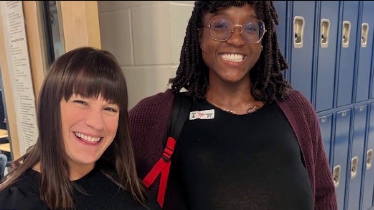 Teacher gets heartwarming surprise from former student