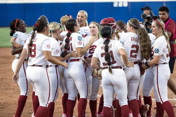 Alabama overcomes UCLA, Megan Grant's 41st home run at WCWS