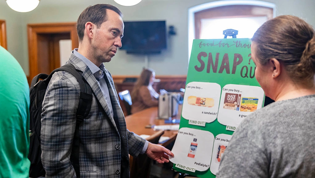 Kansas SNAP cuts leave 10,000 children without food aid