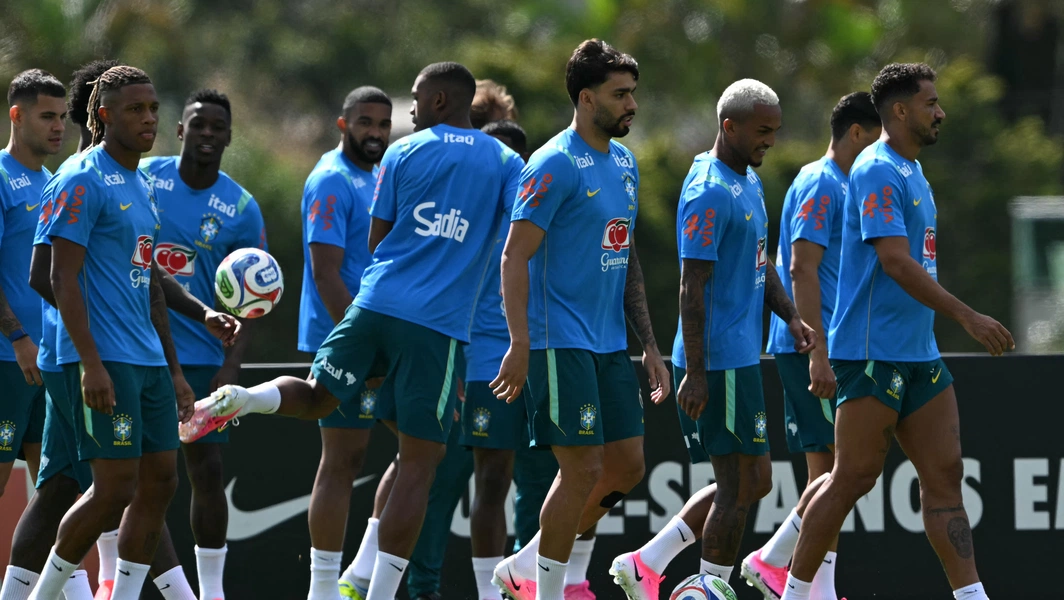 Kaka backs Neymar's inclusion as Brazil face World Cup pressure