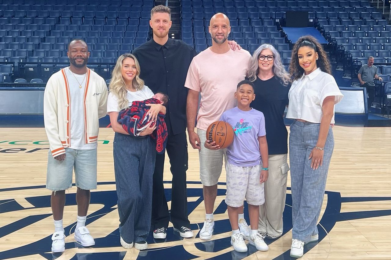 Meet Isaiah Hartenstein's parents, mom Theresa and dad Florian Hartenstein