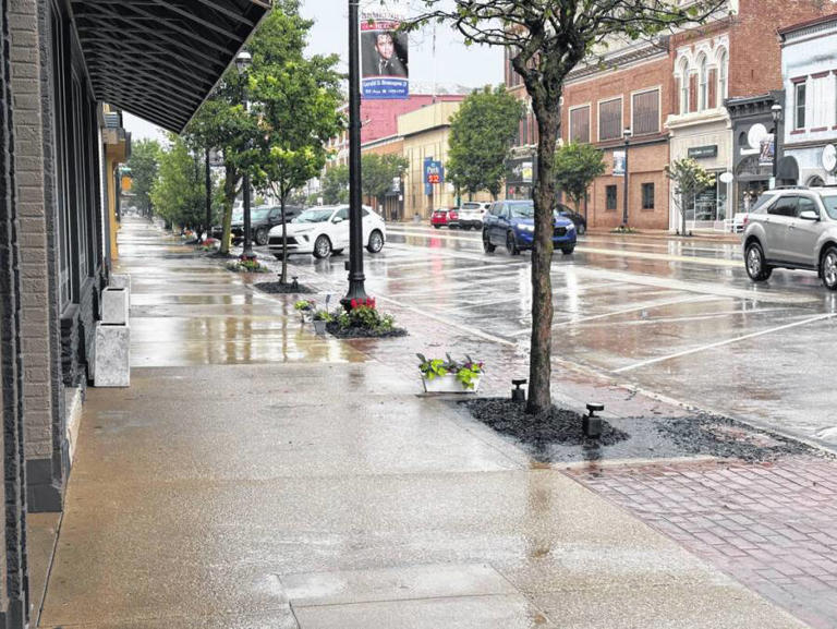 Greenville faces backlash for Broadway Street bench removal