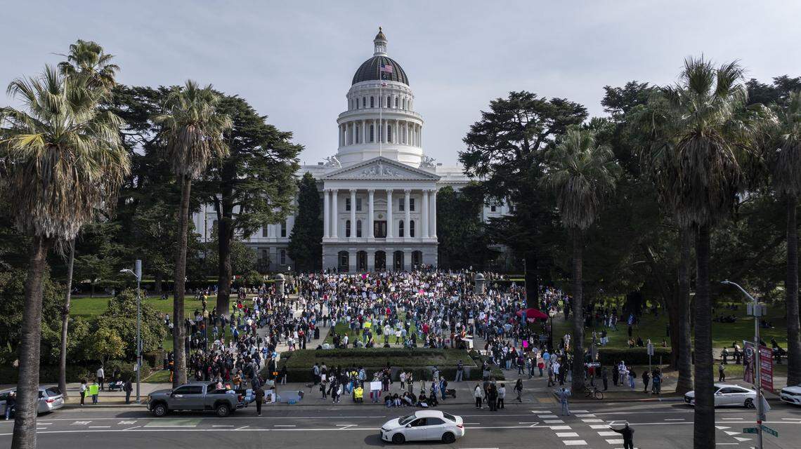 California Democrats advance anti-ICE bills, but friction emerges