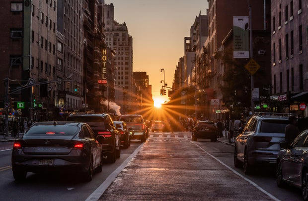 Manhattanhenge 2026 will be visible across NYC tonight. Here's the ...