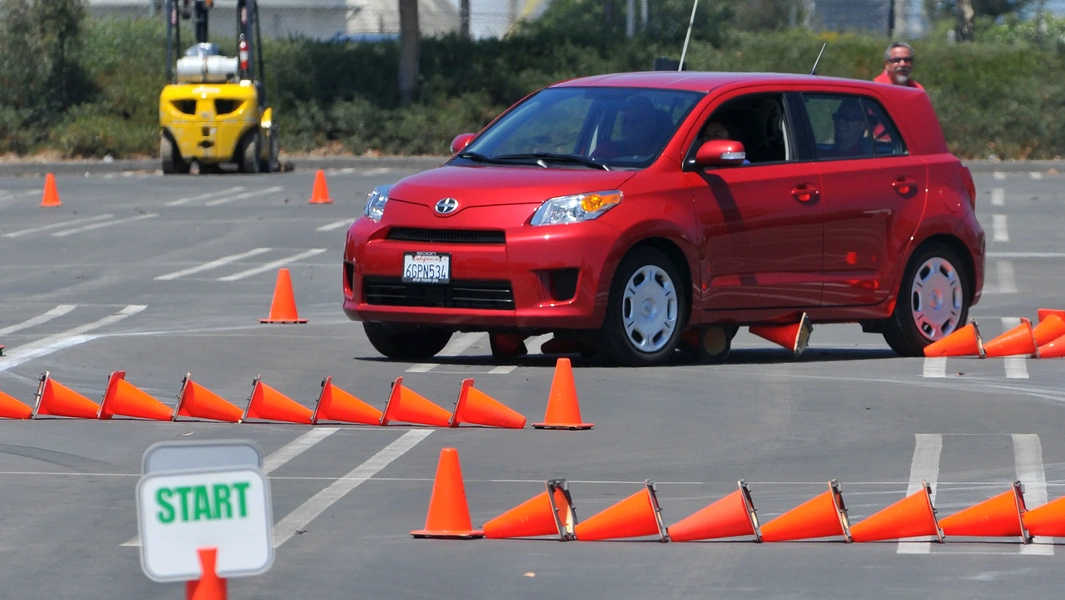 Defensive driving tips that save money and lives