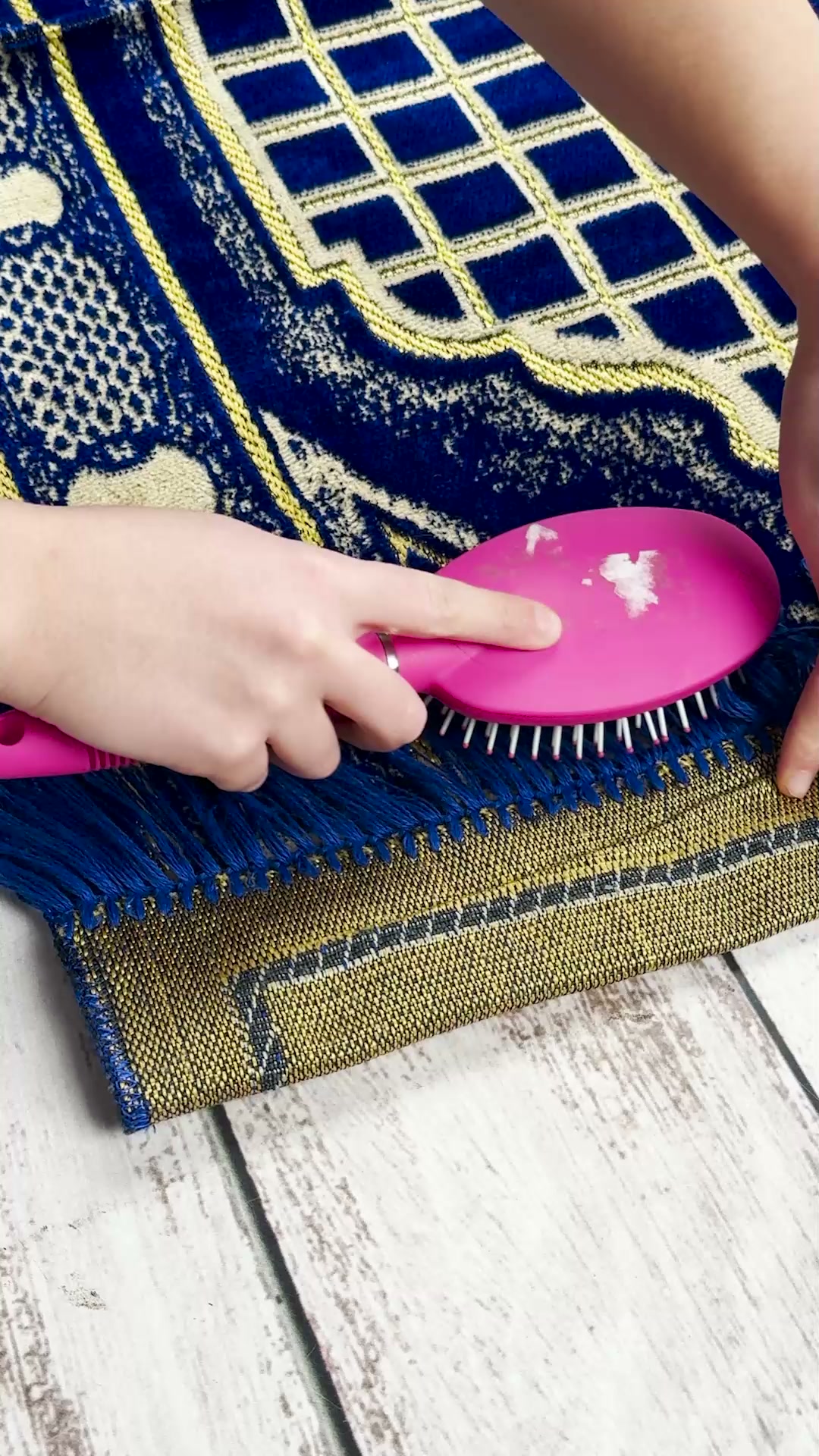 Di adiós para siempre a los bordes deshilachados de tus alfombras