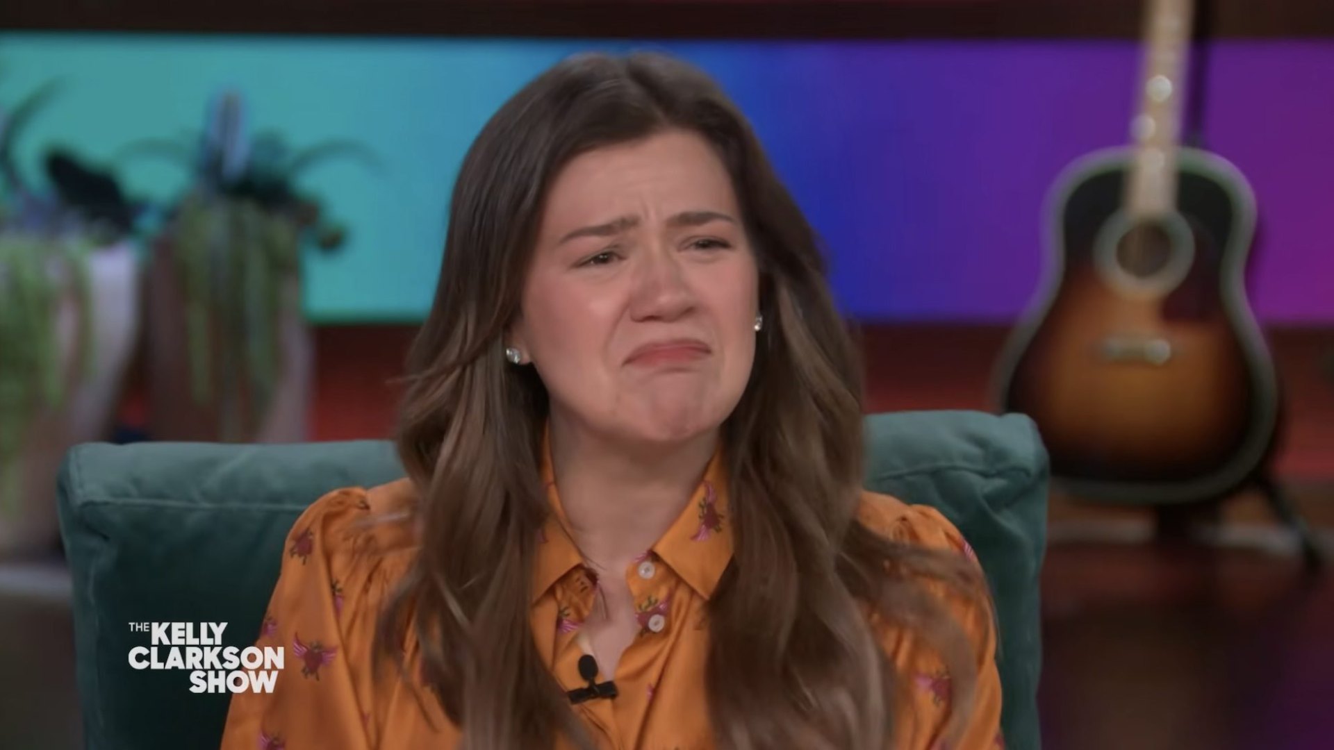 Kelly Clarkson cries over her talk show ending: 'I'm fine'