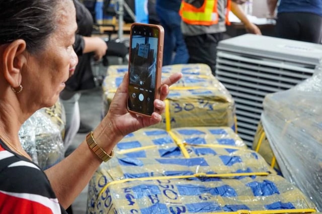 BOC files complaint vs cargo firm over abandoned OFW balikbayan boxes