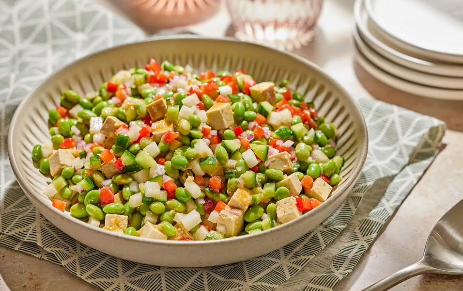 Dietitians share five key ingredients for more filling salads